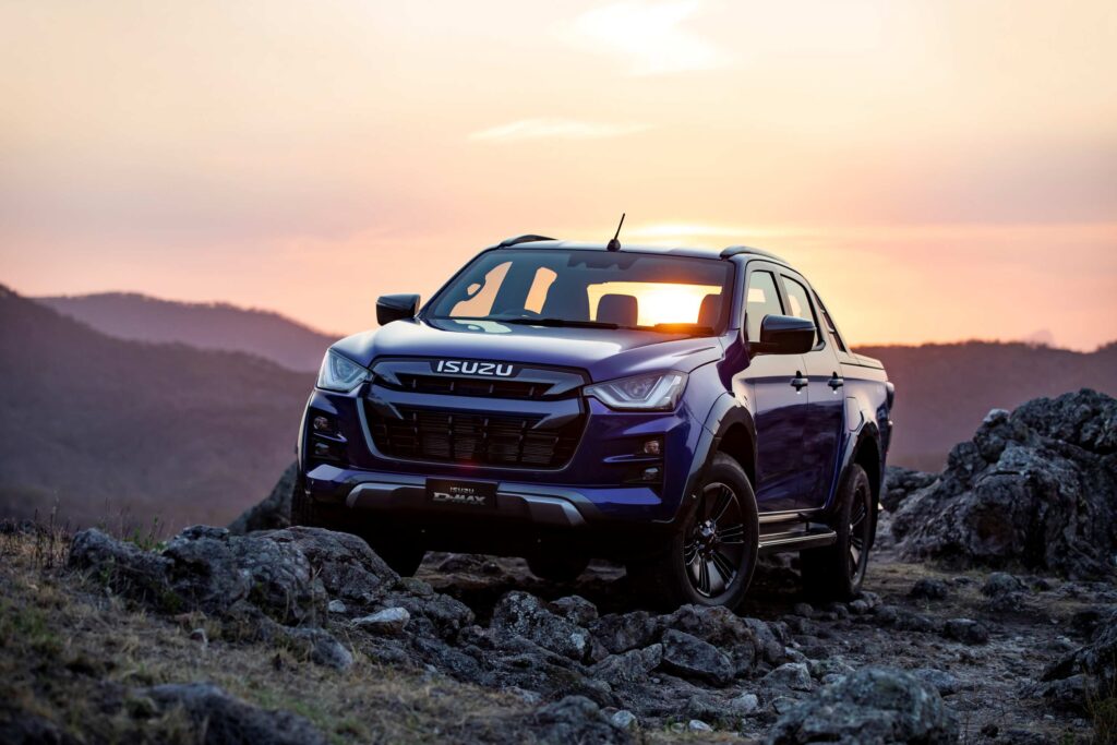 Isuzu D-MAX 21MY 4x4 X-TERRAIN Crew Cab Ute Cobalt Blue mica - Ute Guide