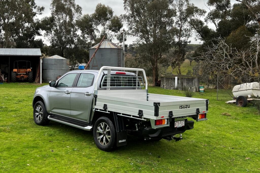 Isuzu D-Max Dual Cab Trayback 4WD Ute 2023 Review - Ute Guide
